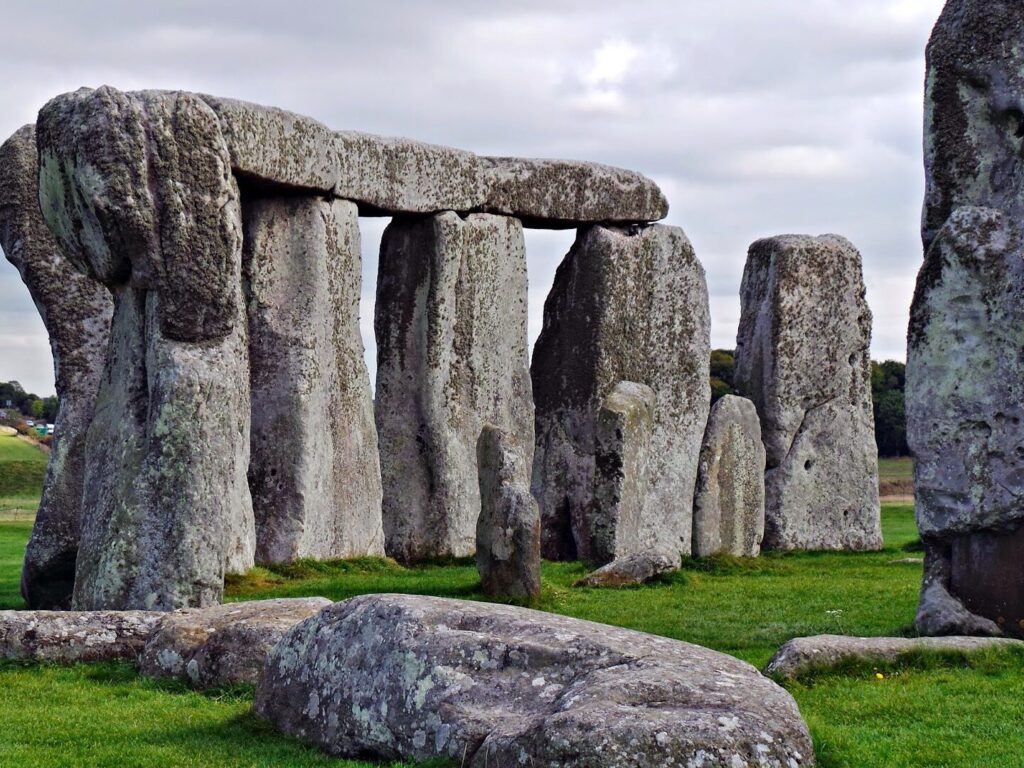 ¿A qué edad de la prehistoria corresponden los monumentos megalíticos ...