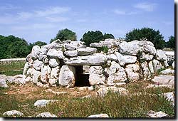 Navetas de enterramiento | Talayots